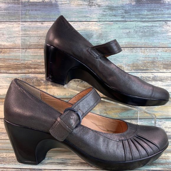 Umberto Raffini | Shoes | Umbertoraffini Womens Gray Leather Mary Jane ...